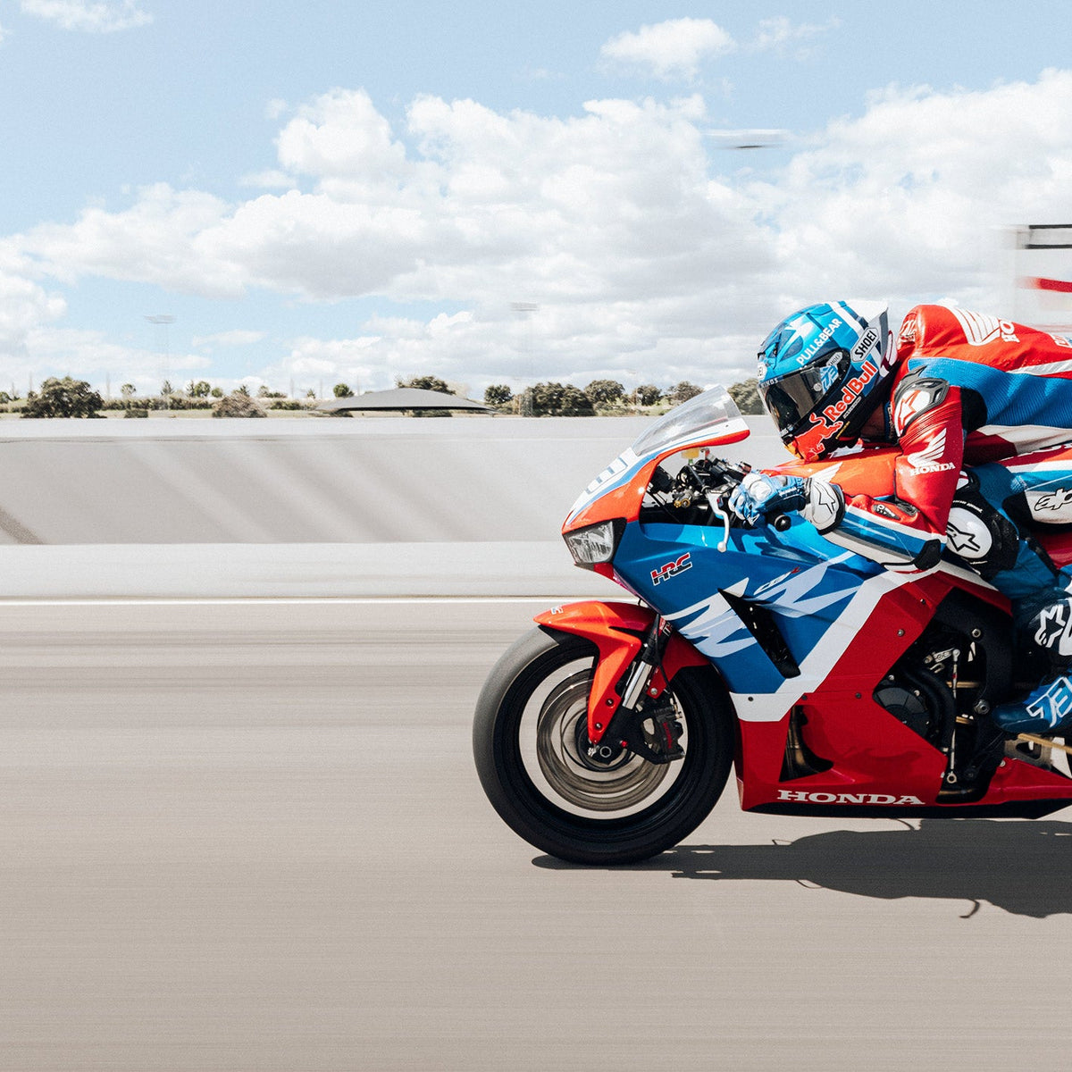 Shoei X-SPR Pro: Premium Motorcycle Helmet for Road & Track ...